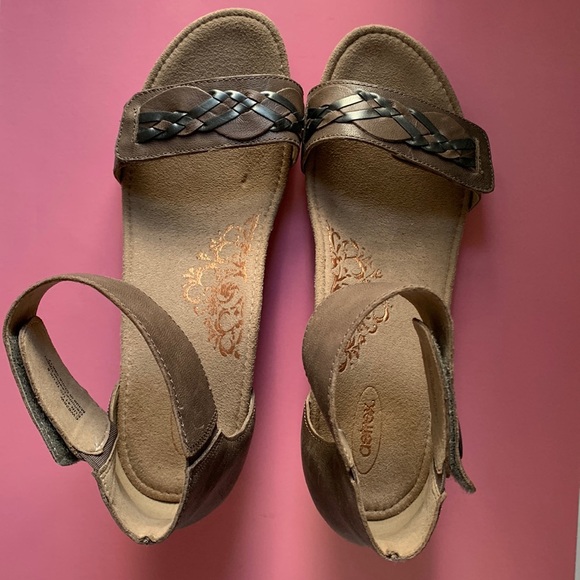 Aetrex | Shoes | Aetrex Leather Ortho Wedge Heel Size | Poshmark